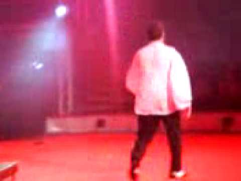 Circus Hilarious 2009 'Laugh Out Loud Tour' - We're Sining In The Rain ...