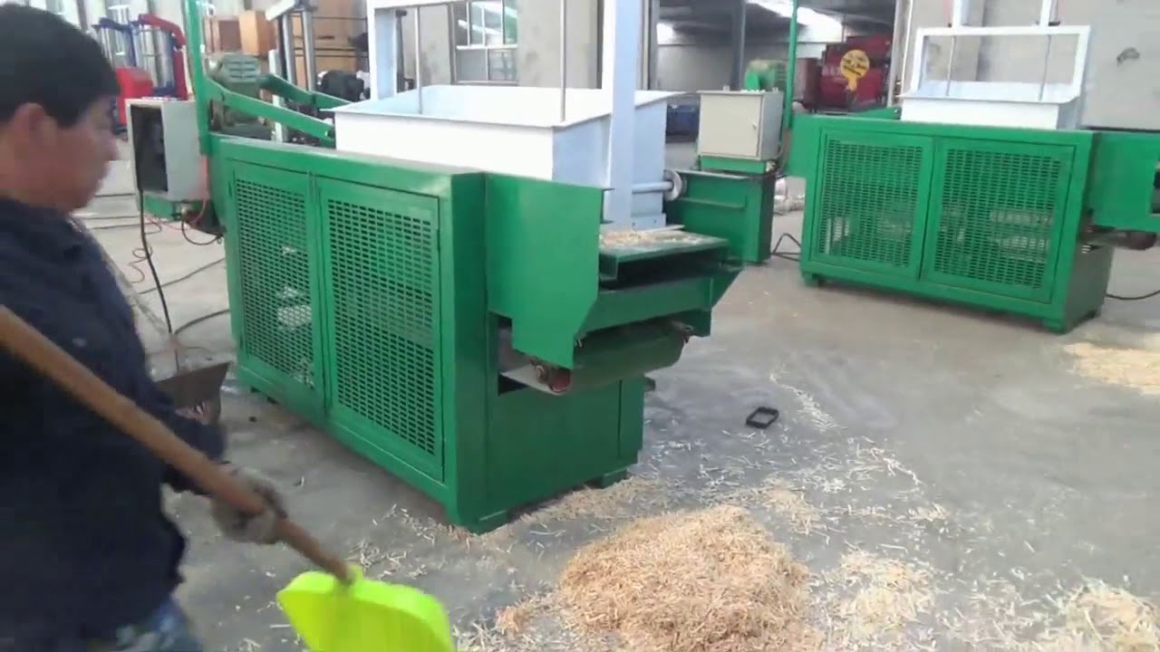 small wood shaving machine for horse bedding - YouTube