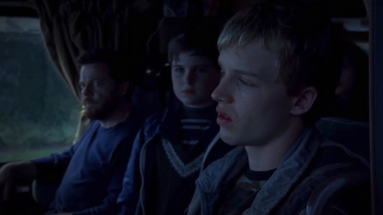 Noel Fisher/Cael Malloy - The Riches 1x01 “You Wanna Wake Up With No ...