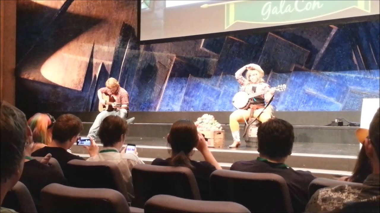 Applejack & Big Mac Cosplay Act - Dueling Banjos (GalaCon 2014) - YouTube
