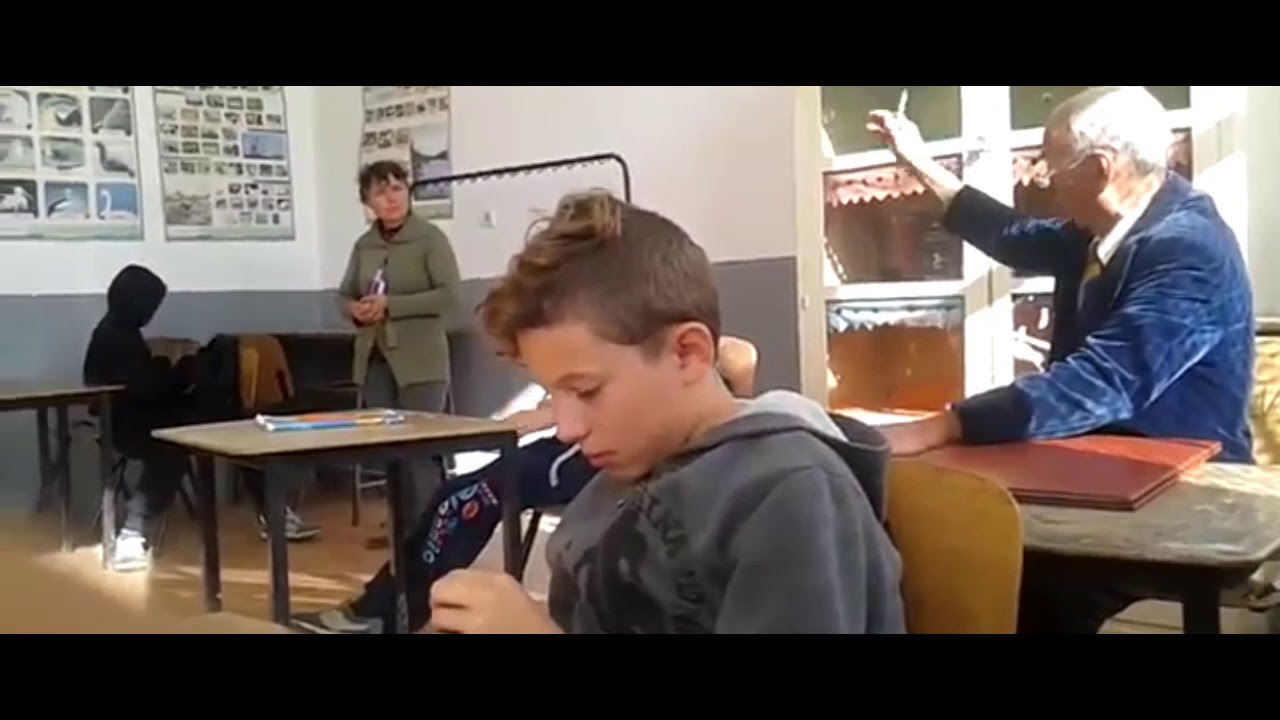 La scoala! 😂 - YouTube