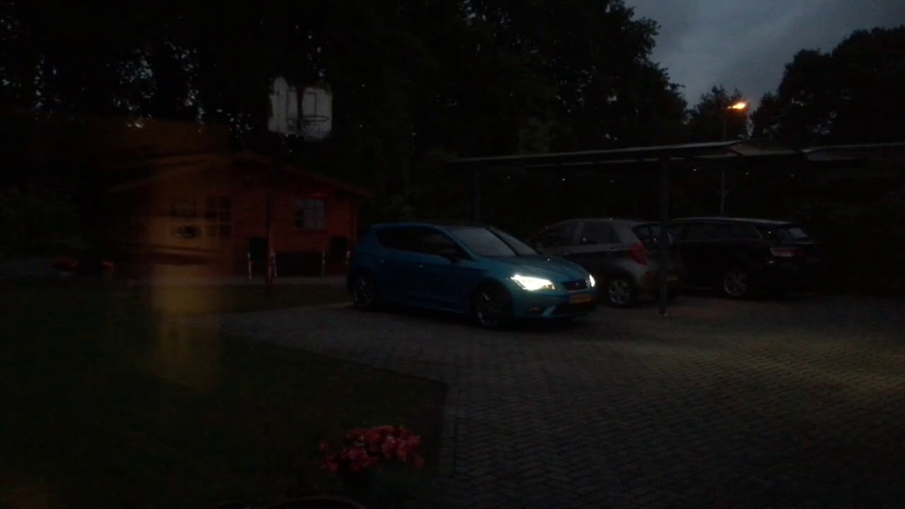 SEAT Leon Full LED opening car at night - YouTube
