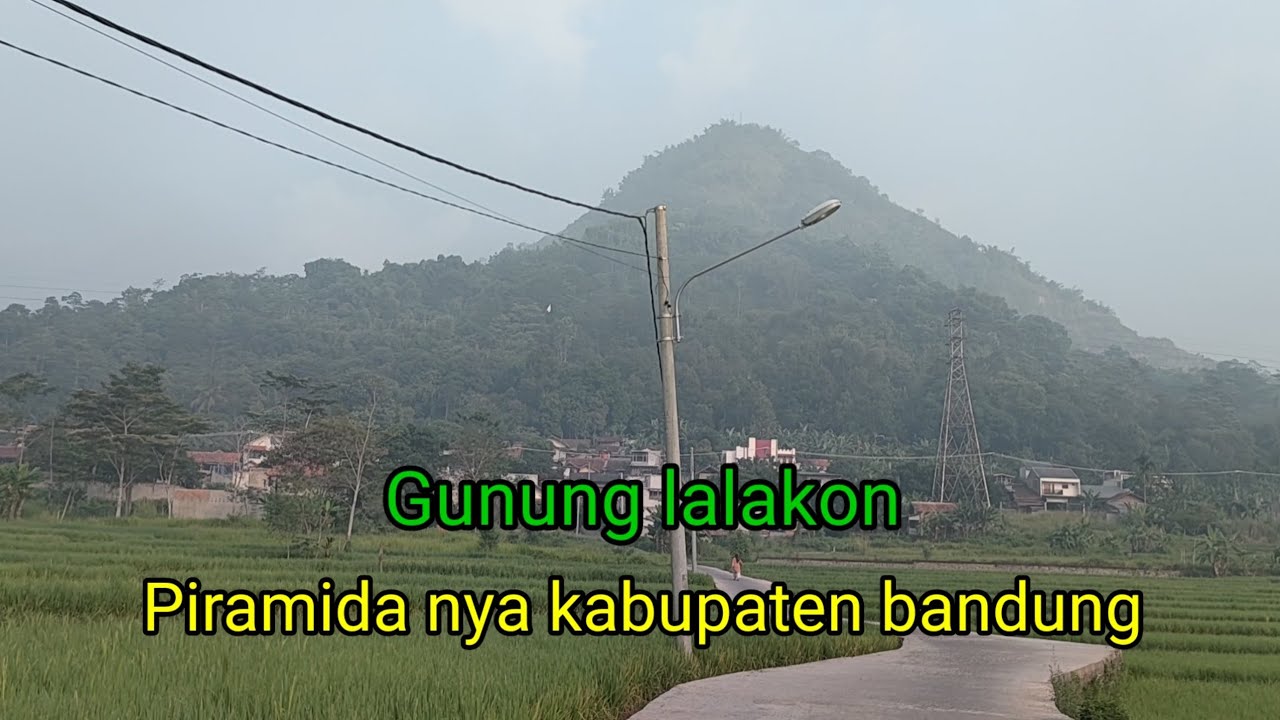 Menikmati Udara pagi sambil memandang gunung PIRAMIDA - YouTube