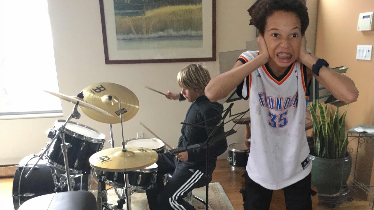 That’s soooo loud Luke!!!😡😡😡 - YouTube