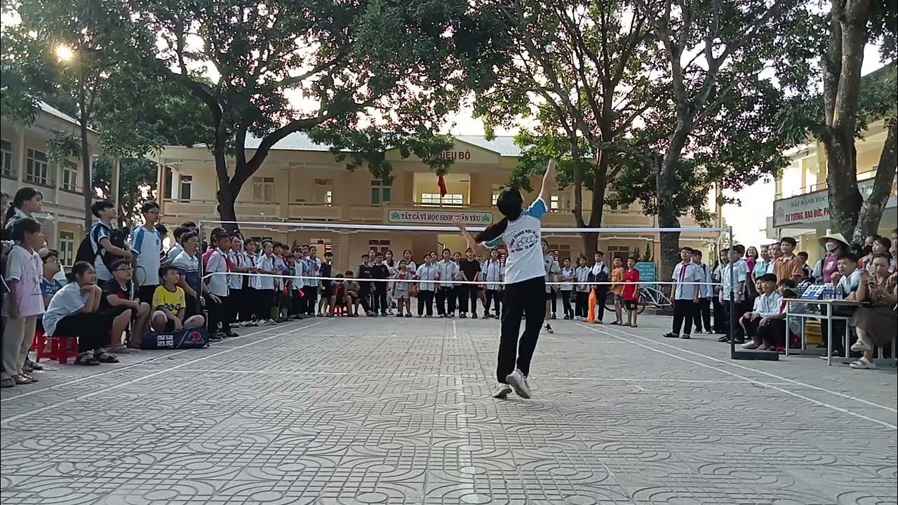 Đơn nữ cầu lông vòng bảng chi đội 7B và 7E - YouTube