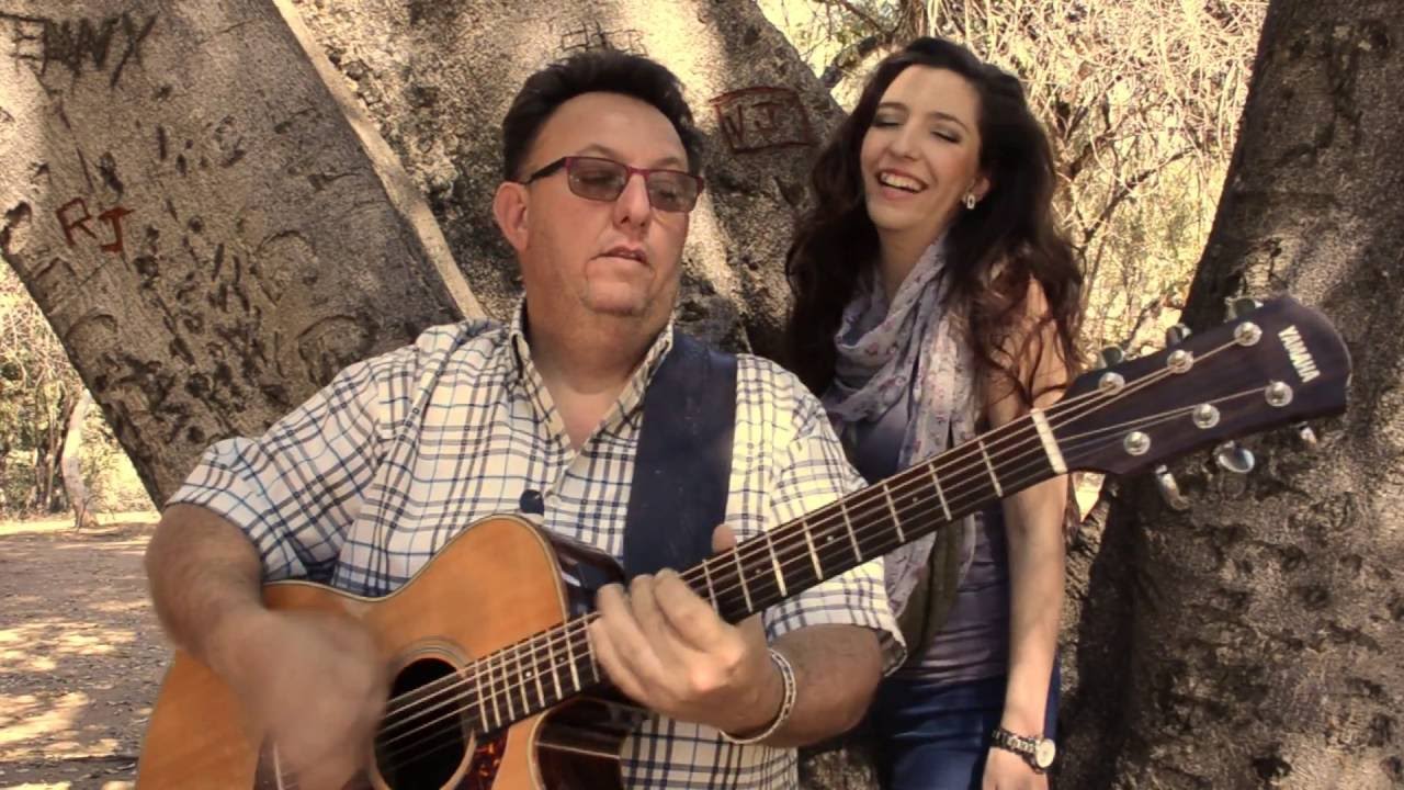Steyn Fourie & Elvira - Strangers in the night - Acoustic Cover - YouTube