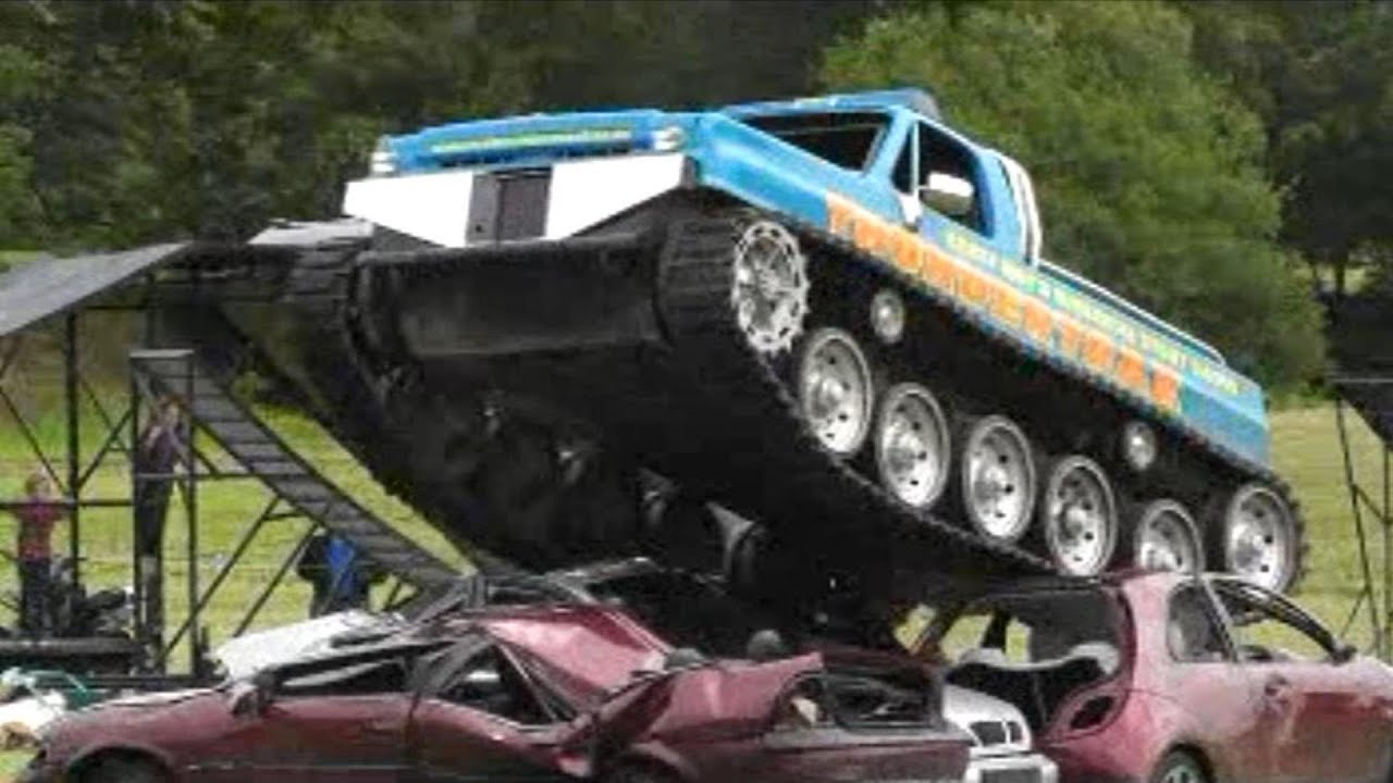 Scott May's Daredevil Stunt Show - YouTube