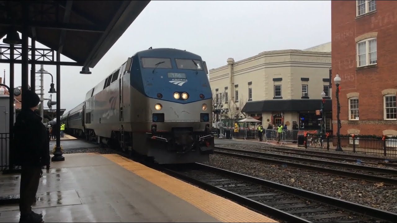 Amtrak Regional Train arriving at Manassas Station - YouTube