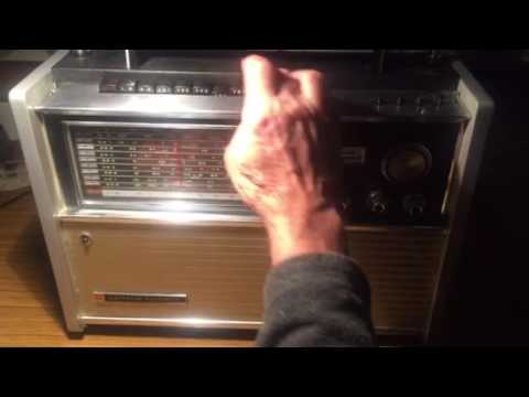 National Panasonic RF-5000 Radio - YouTube