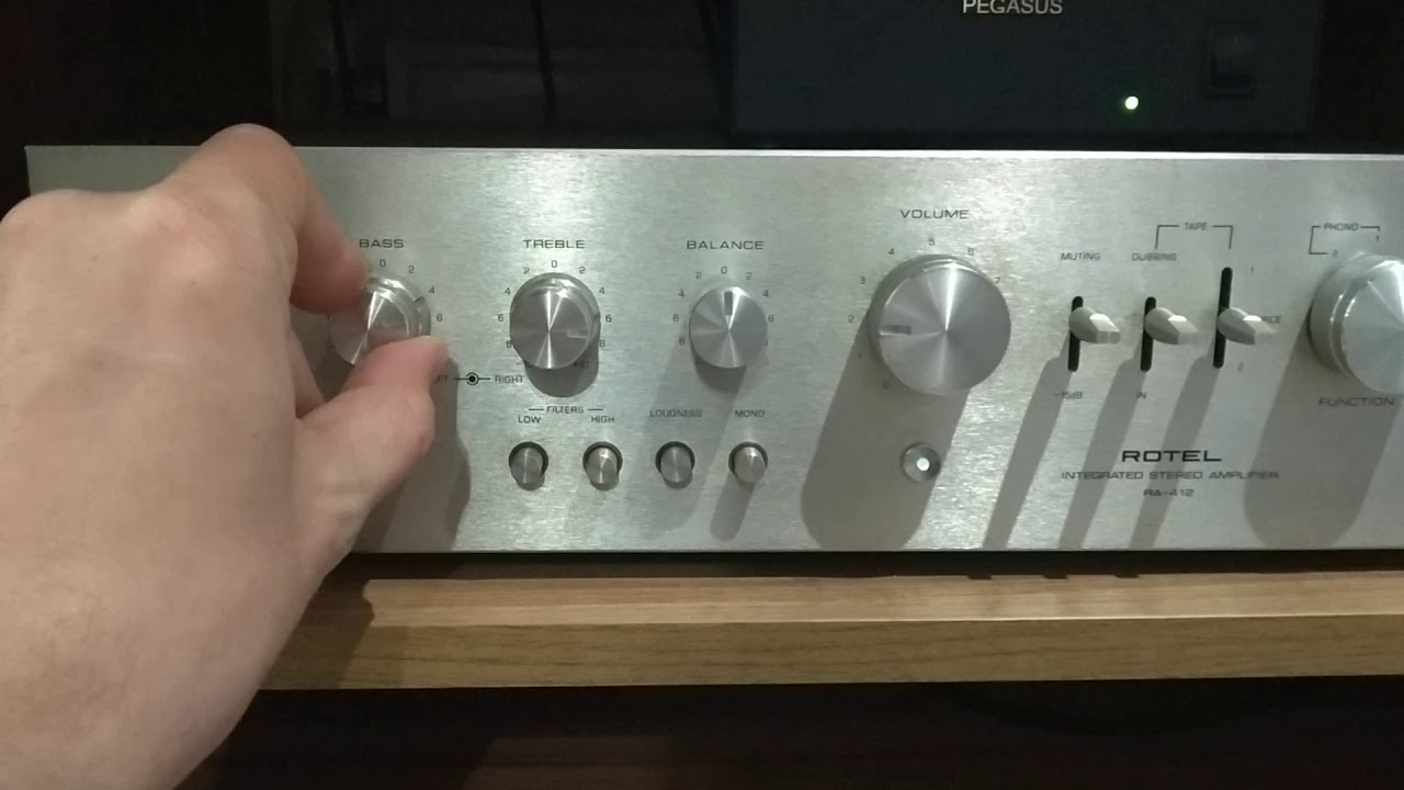 Rotel RA 412 - YouTube
