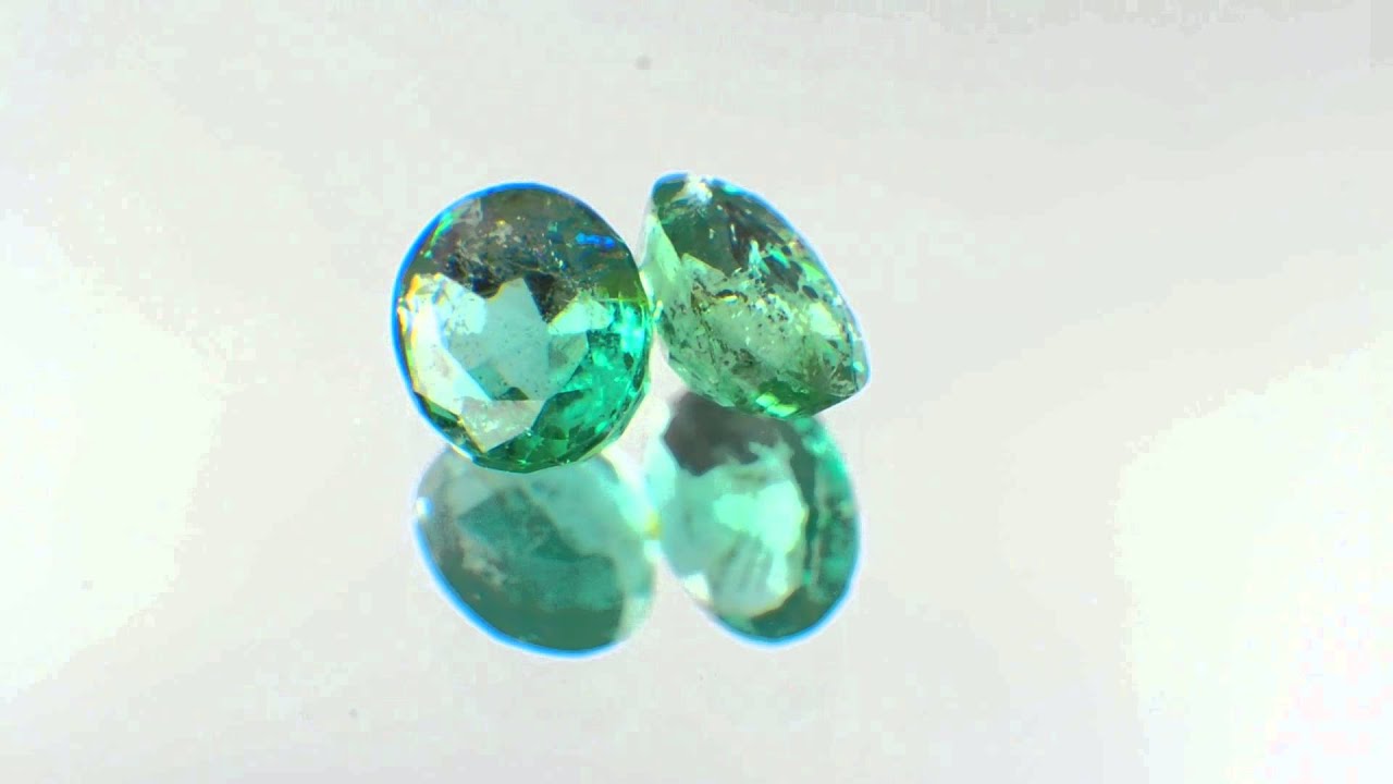 2 Smaragde 4x3mm - YouTube