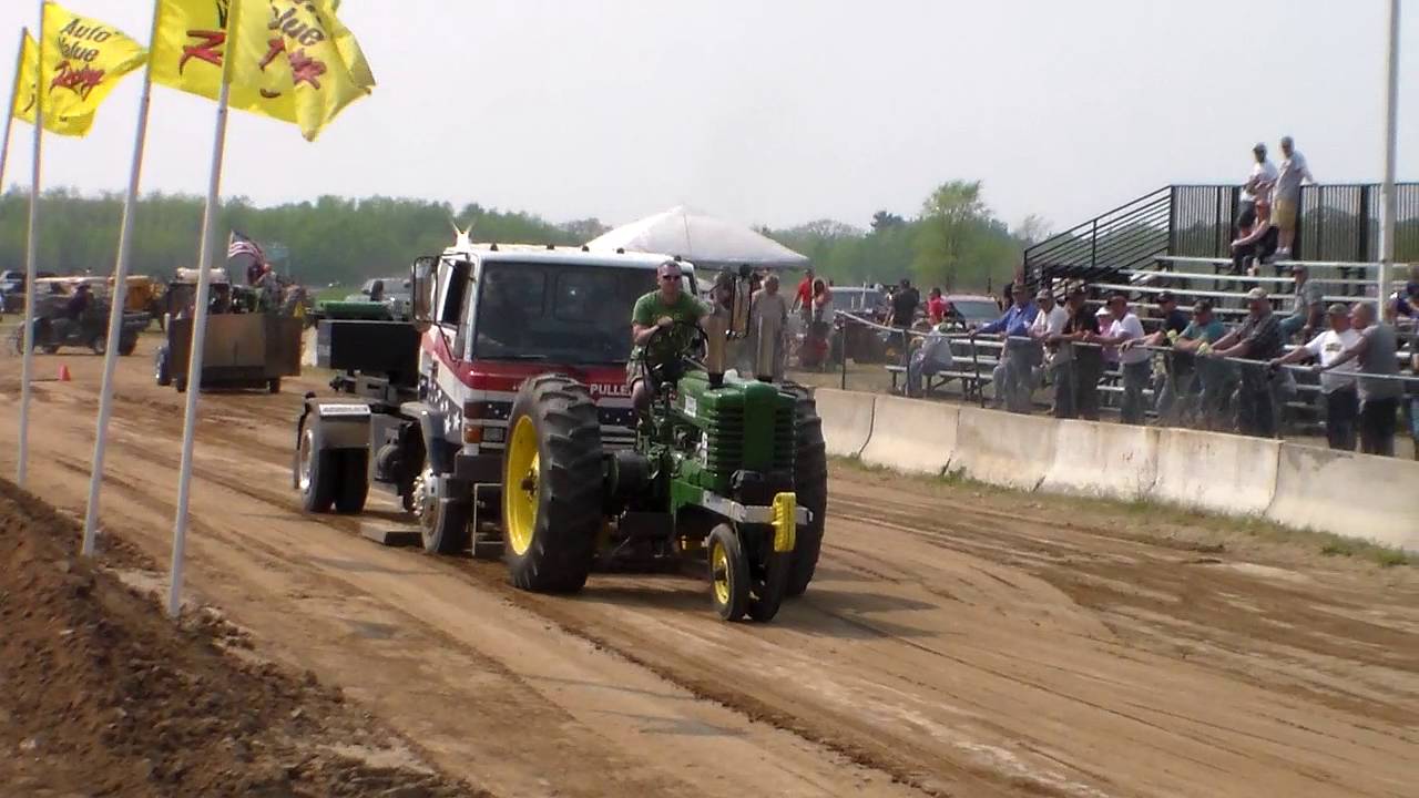 Joe Samuelson 5500 John Deere G Little Falls 2016 - YouTube