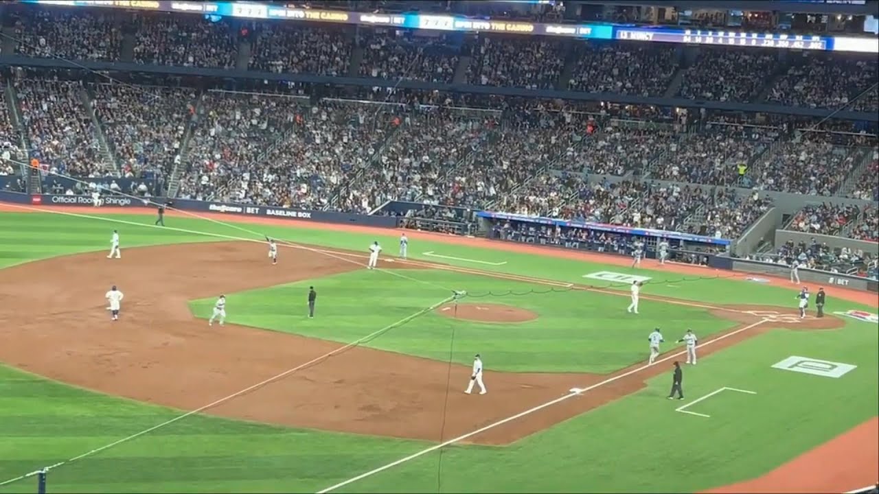 Shohei Ohtani Booed by Toronto Blue Jay Fans… Hits Home Run 12 seconds ...