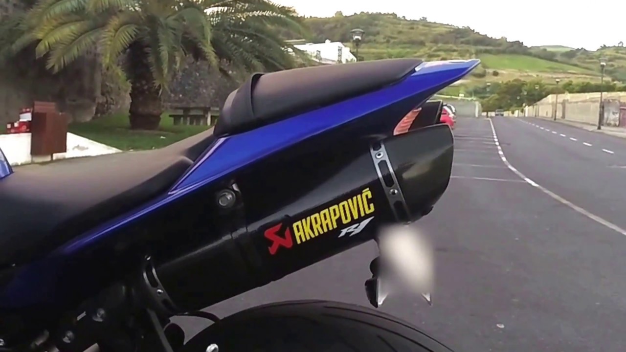 Yamaha R1 Akrapovic exhaust - YouTube