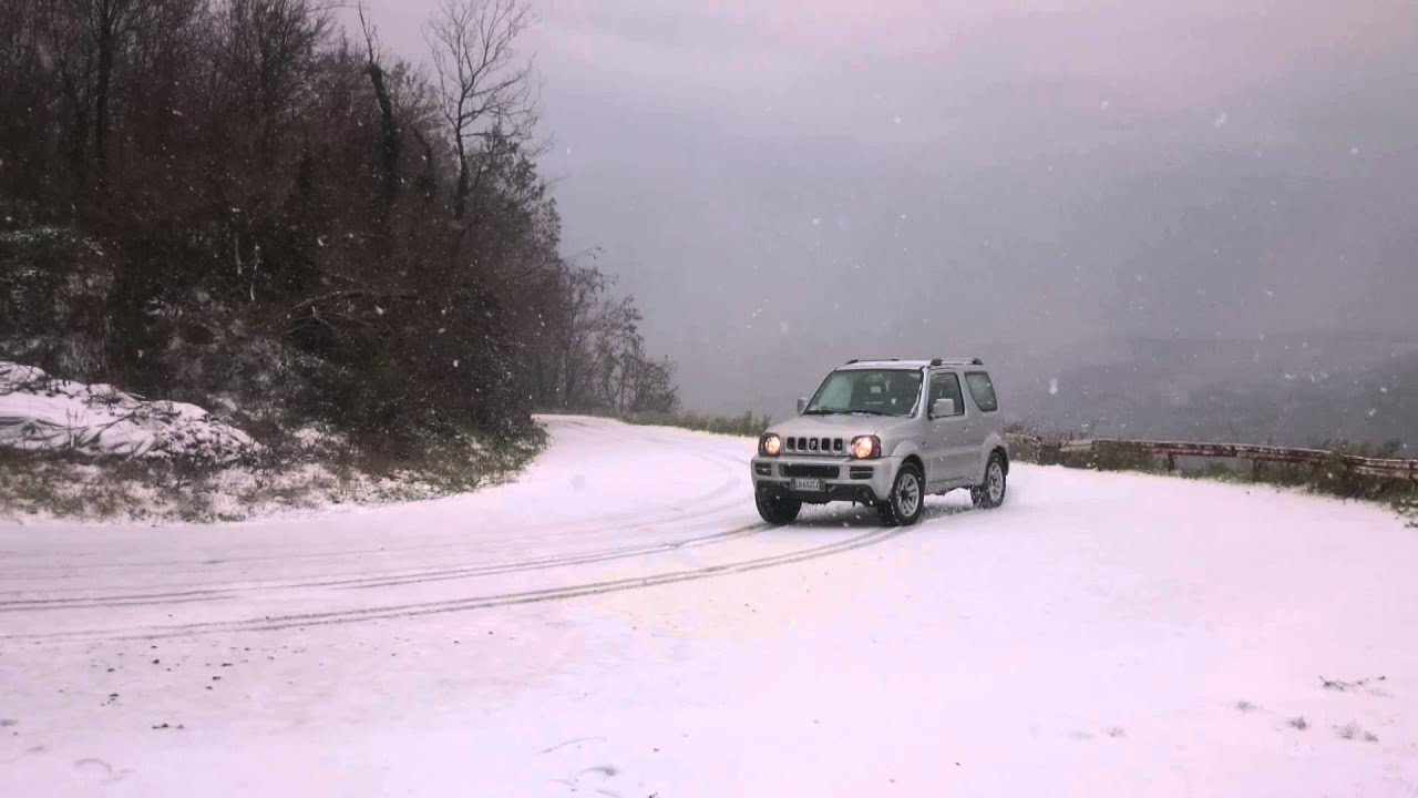 Suzuki Jimny snow drift - YouTube