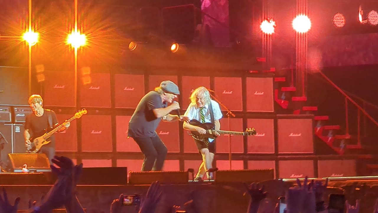Thunderstruck - AC/DC live @ RCF Arena Campovolo di Reggio Emilia 2024 ...