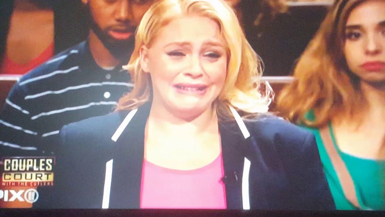 Judges Fight ! - YouTube