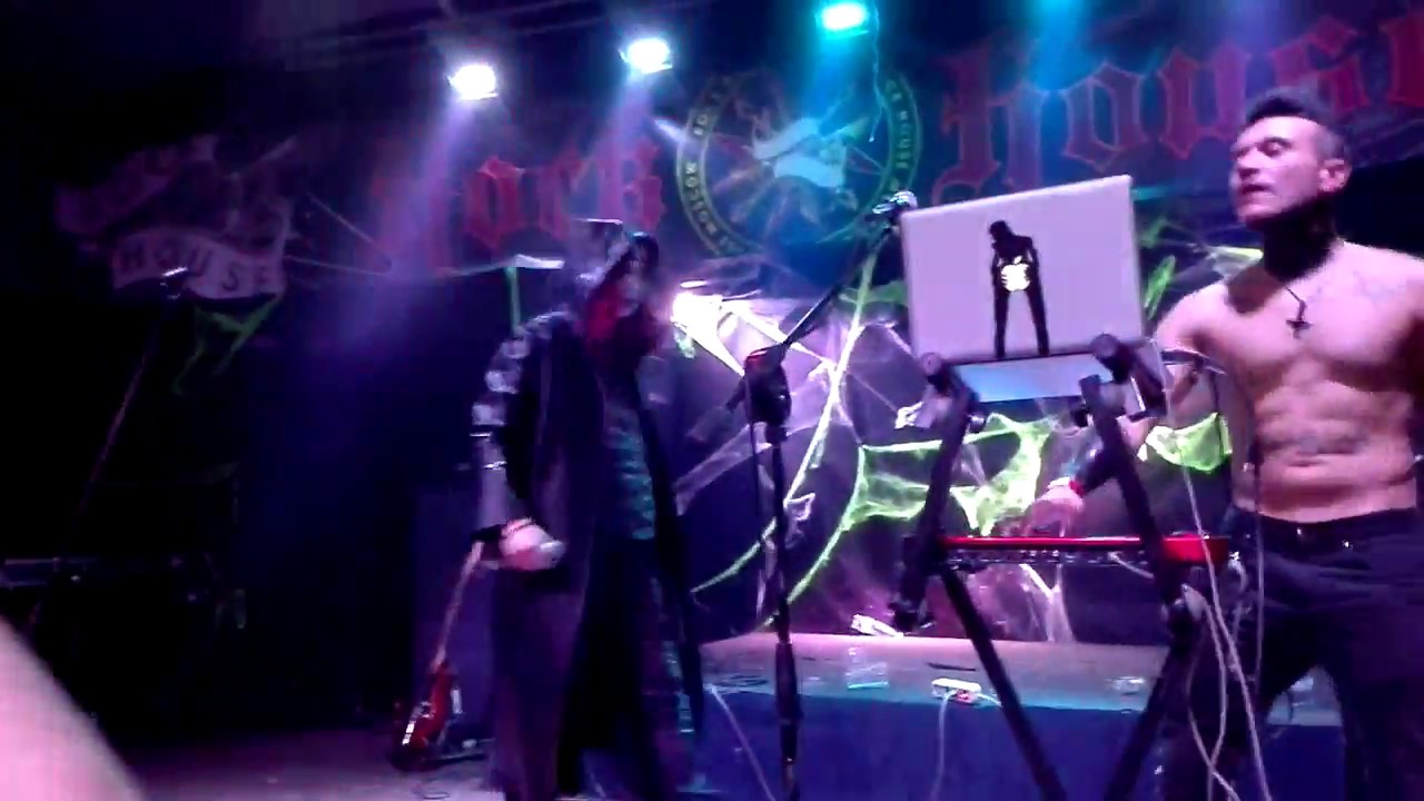 Alien Vampires - Clubbers Die Younger (Rock House, Moscow, 27.10.2017 ...