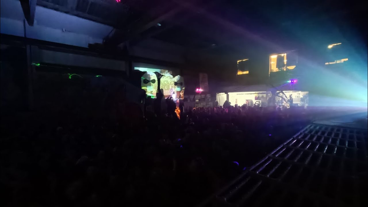 ARMAZEM SOUND SISTEMA -- SQUAT PARTY BCN - YouTube