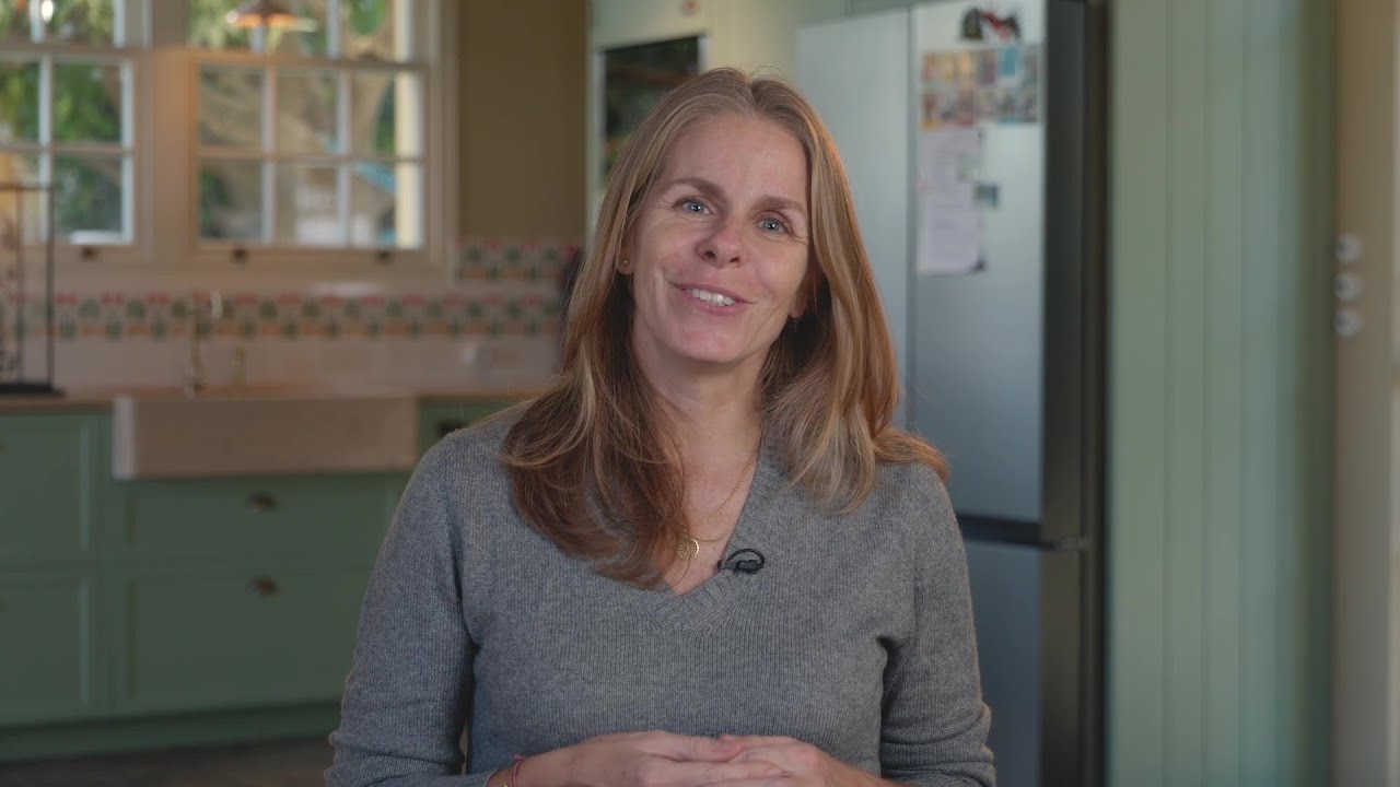 Florence Cane - Bouh ! Je suis un vendeur dans une boutique ! - YouTube