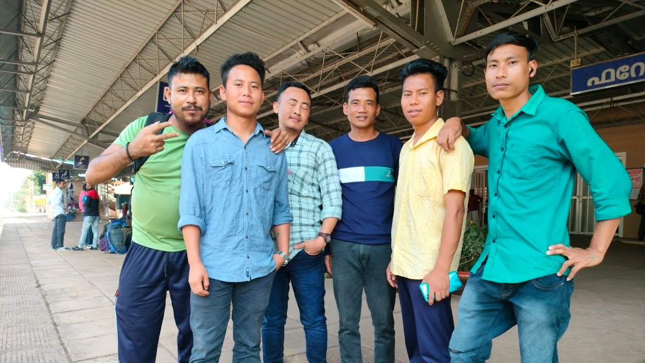 Bong aphan Kerala Ferok railway station 🚉 an kethon dun||Kerala pen ...