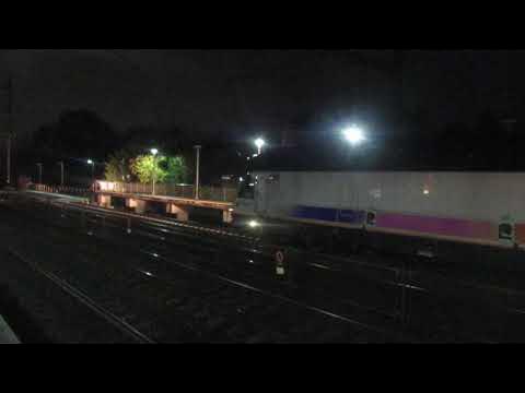 NJ Transit Bombardier ALP-45DP #4530 Departing Hamilton With Comets - YouTube