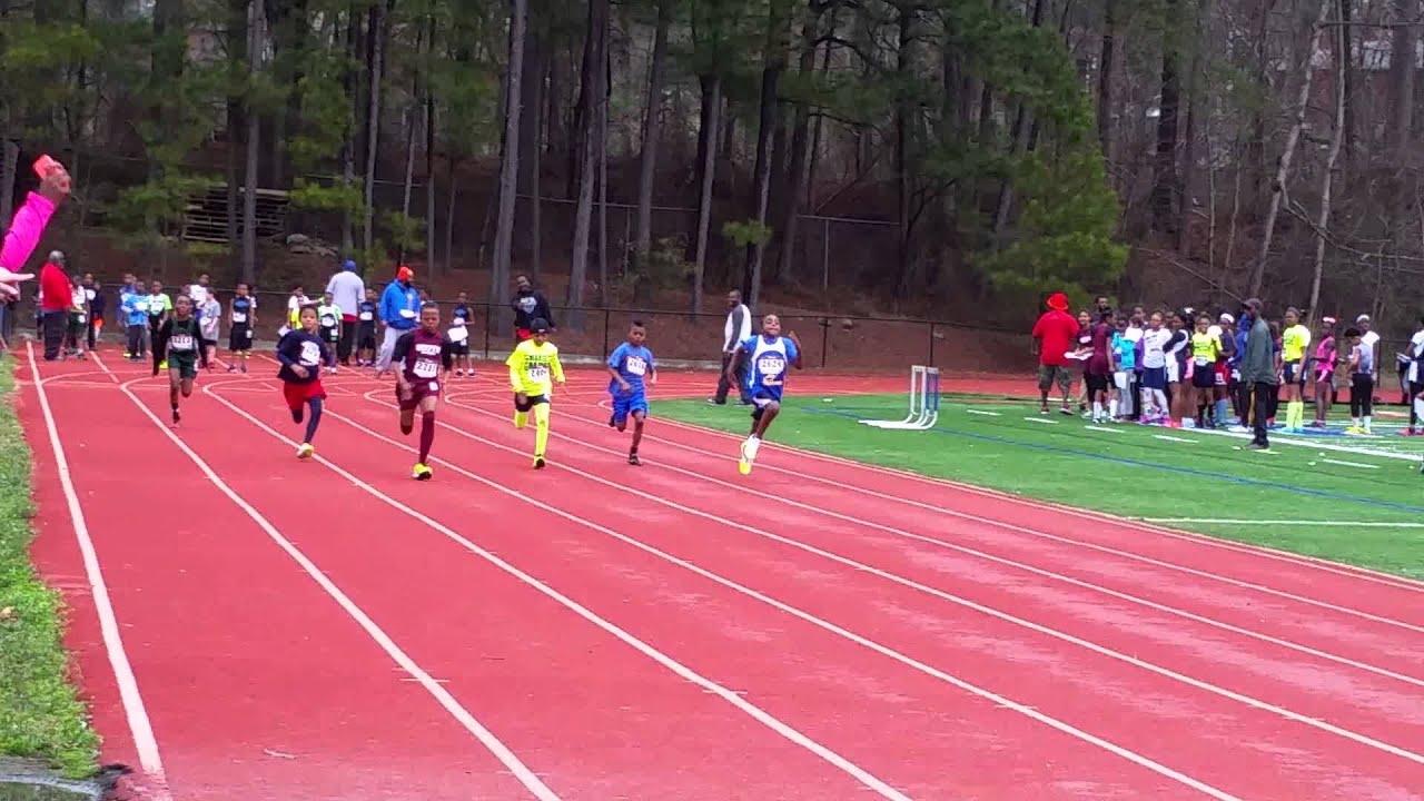 Titans track 100 meter dash - YouTube