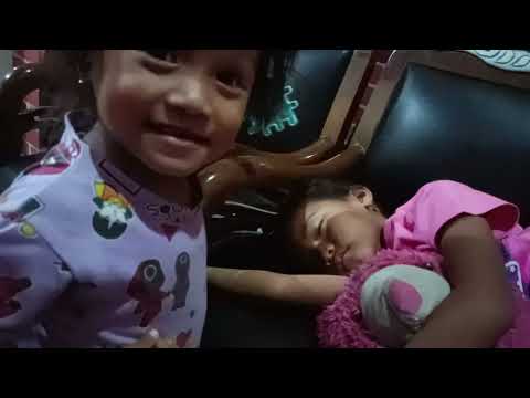 Raia tertidur di kursi dan pasti ngompol