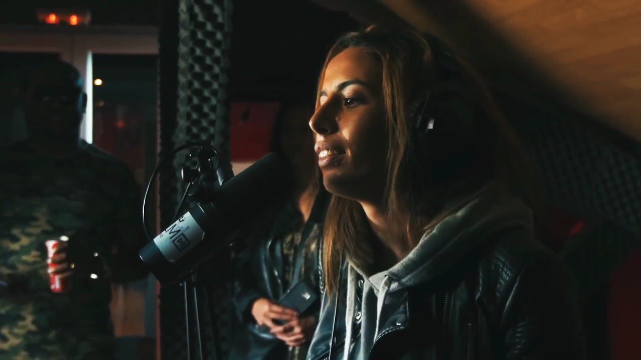 Moon'a - Freestyle Ėnervé #4 ( OKLM ) - YouTube