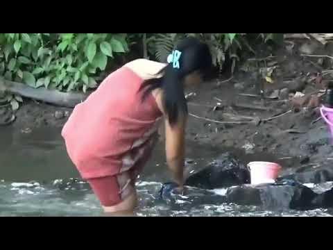 NGINTIP CEWEK MANDI - YouTube