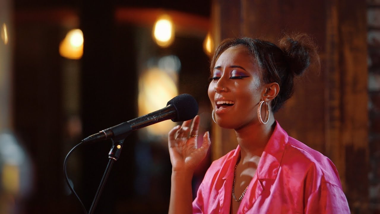 Art Zone: Rising R&B star Parisalexa performs hit “Ballin" - YouTube