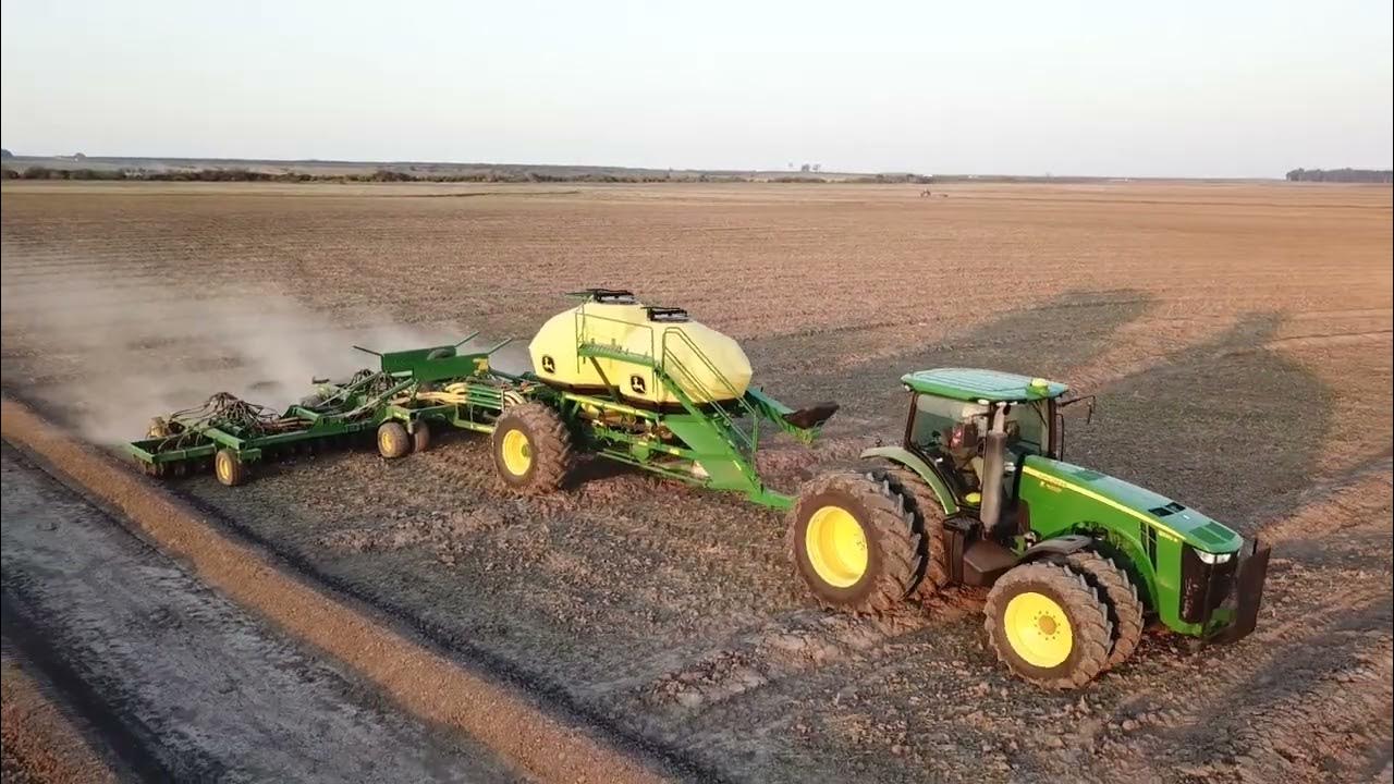John Deere 8320R Siembra arroz JD S660 harvest rice - YouTube