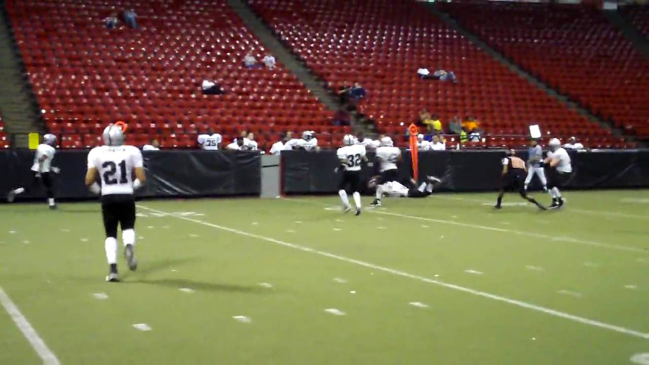 Christian Varner Takes a Catch Upfield - YouTube