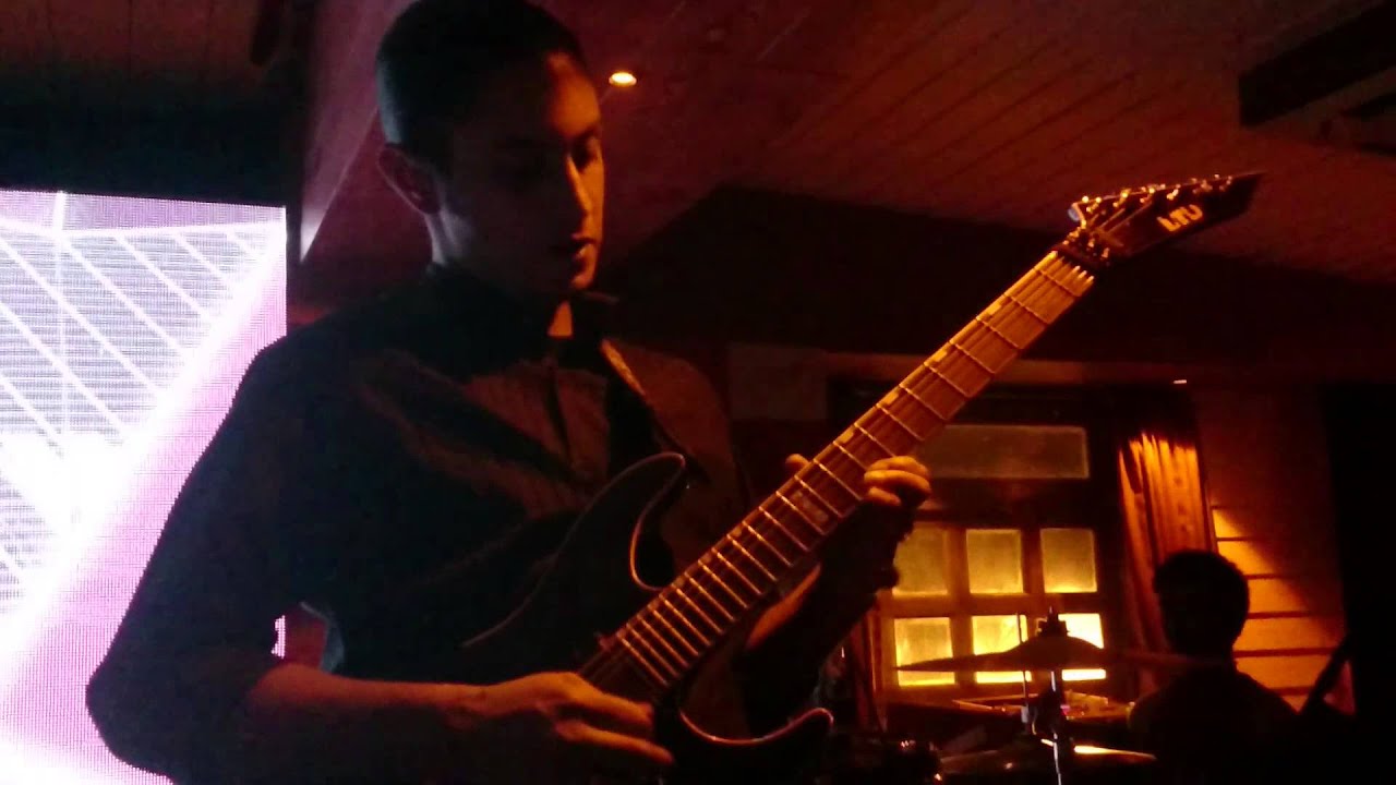 Karan killin it @Midival Punditz album.launch - YouTube