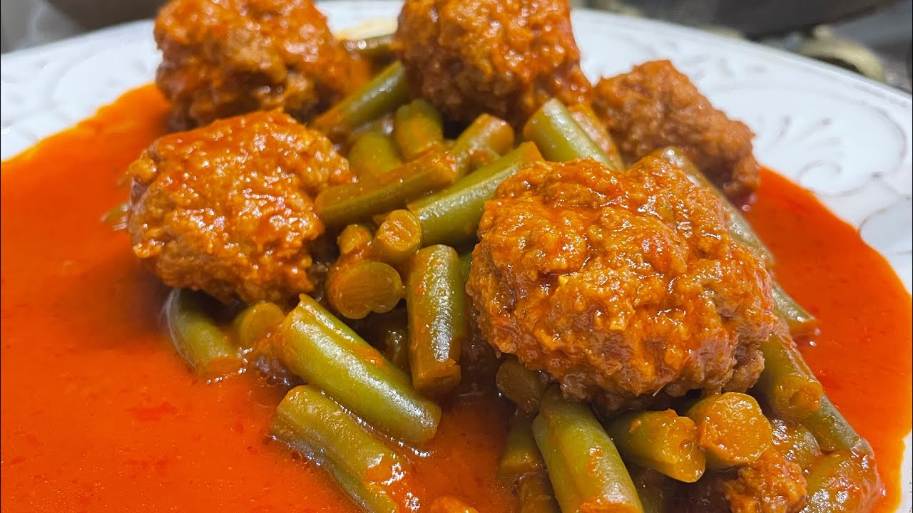 Albóndigas en salsa de chile colorado con ejotes | MARILYN MILES - YouTube