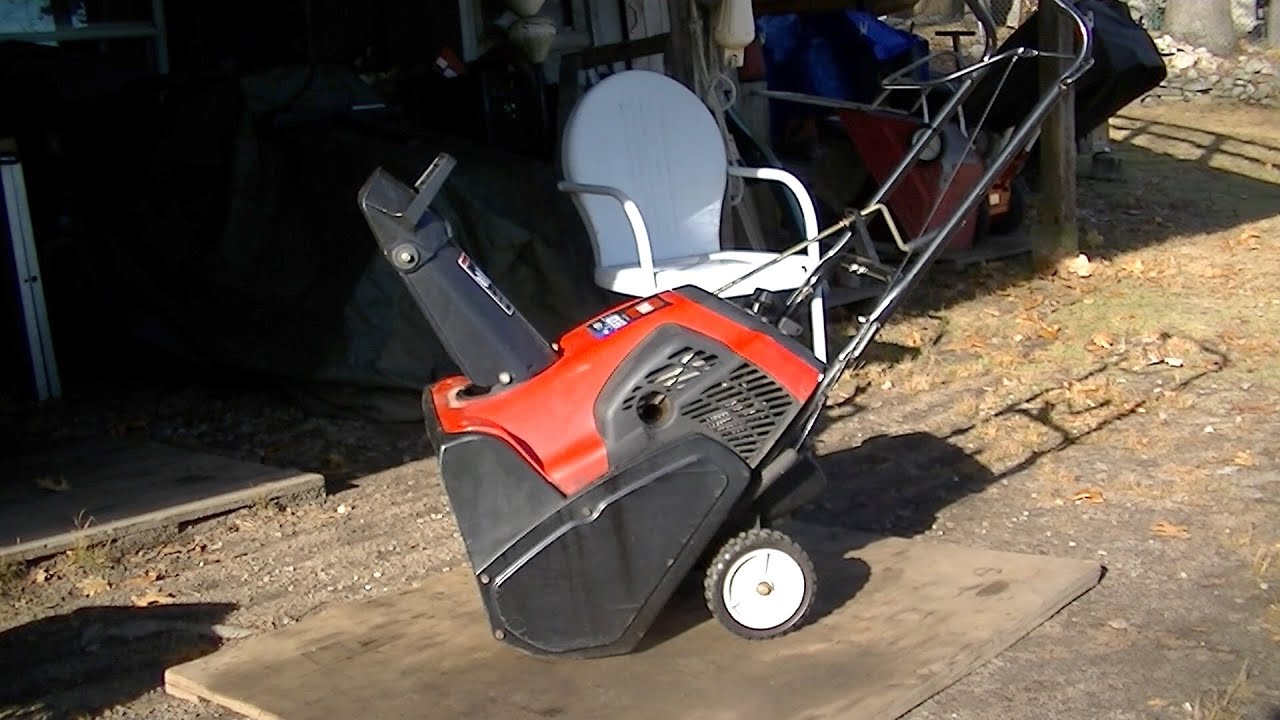 Toro 3650 2 Cycle Carb surging - YouTube