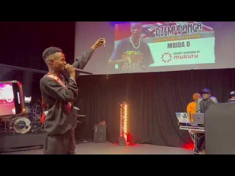 Mbida D live in UK.Achivhura Hombe - YouTube