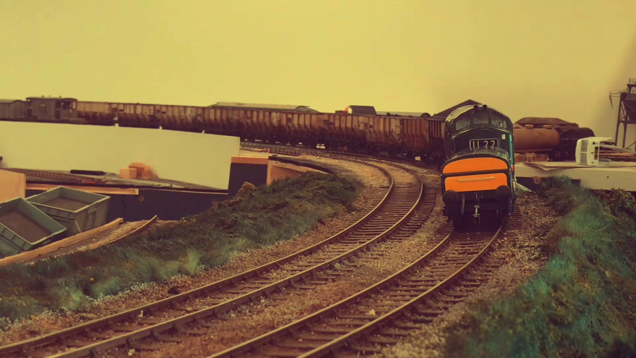 O Gauge Class 37 with a diesel brake tender - YouTube