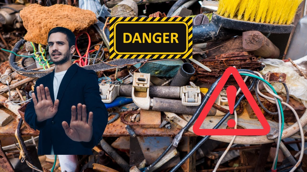 Découvrez les dangers cachés d'un poste de travail encombré ! - YouTube