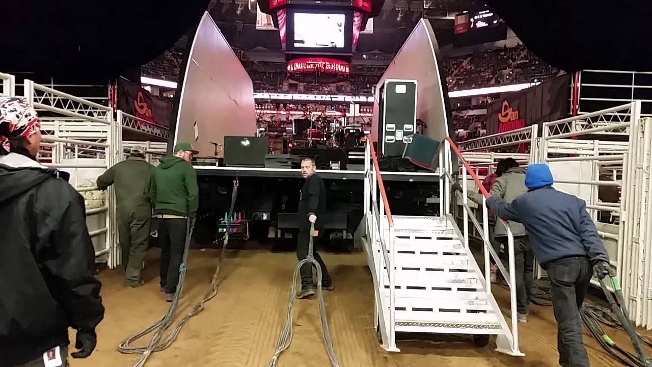 San Antonio rodeo stage setup - YouTube