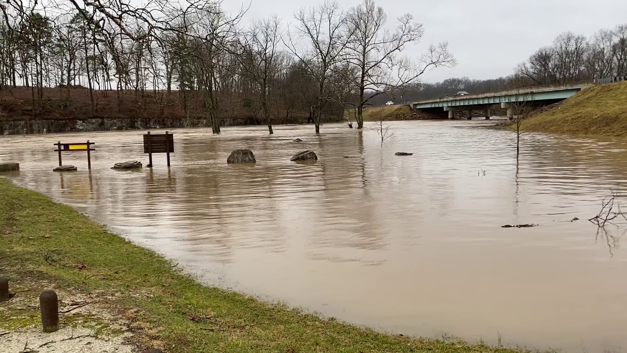 Big Piney River flooding - YouTube