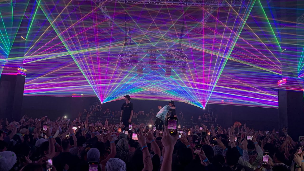 Levity Full Circle 360 Set Silo Dallas - YouTube