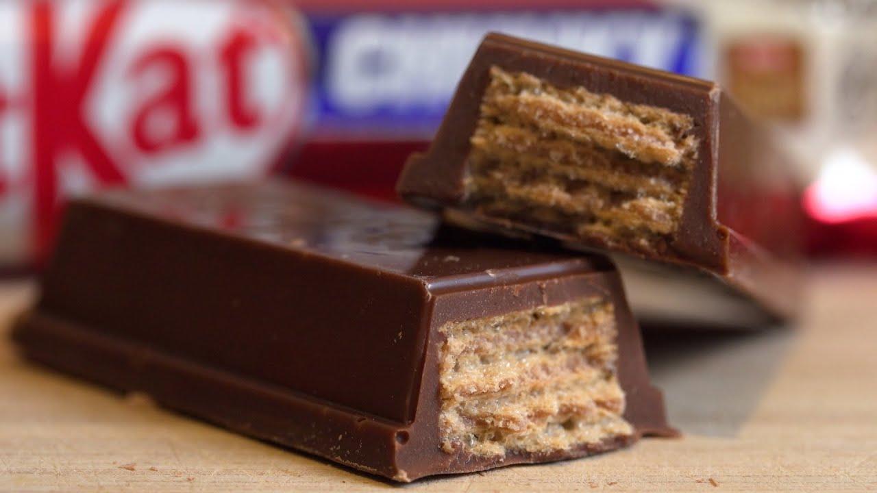 🍫 How to eat a KitKat Chunky 🍫 - YouTube