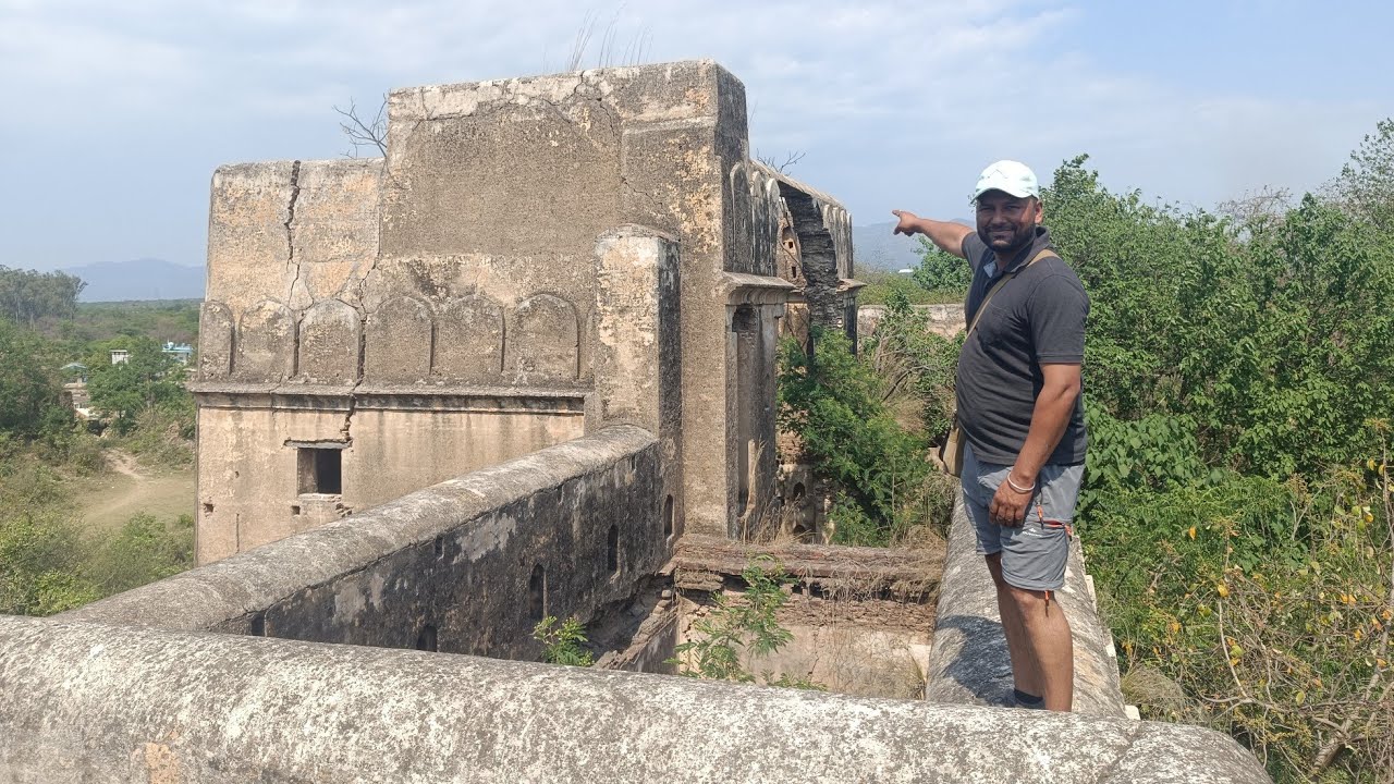 Exploring a 400 years old fort | Kila plassi fort Nalagarh H.P - YouTube