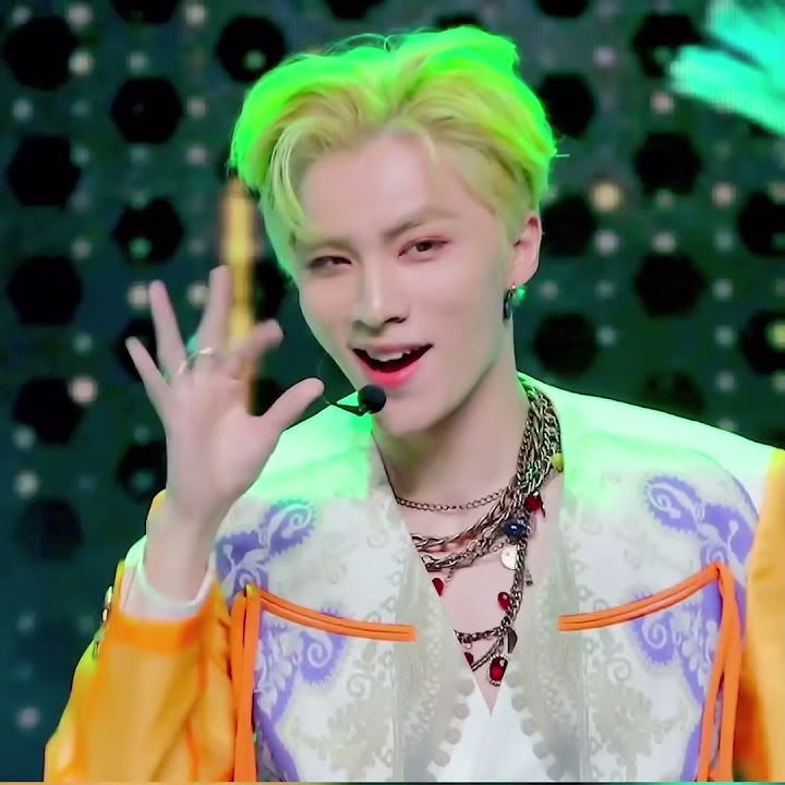 [NCT/WayV 샤오쥔] M.A.W. 극락좌표 - YouTube