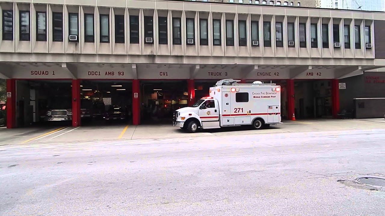 Chicago Fire Department Engine Co. 42 and Command Van 271 Backing into ...