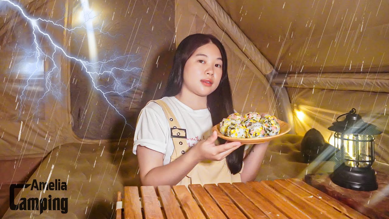 Camping alone in the rain ASMR ☔ Eat, sleep and play games in the tent ...