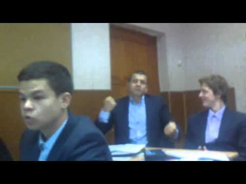Школьник танцует на уроке,ржач, смотреть до конца