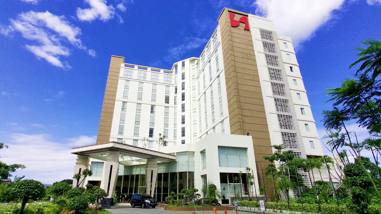 Swiss Bell Hotel Lampung Melihat Suasana Ballroom - YouTube