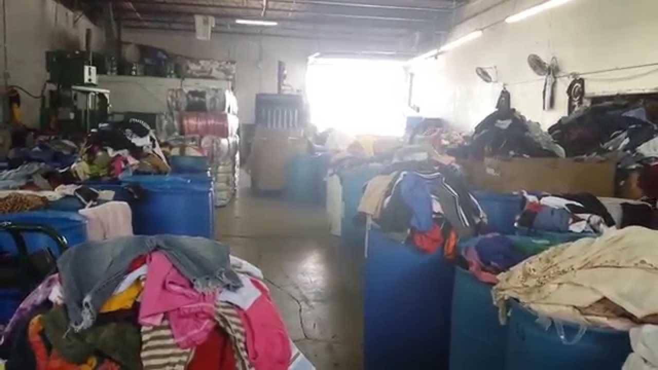 Sorting and Grading Used Clothes Wholesale - YouTube